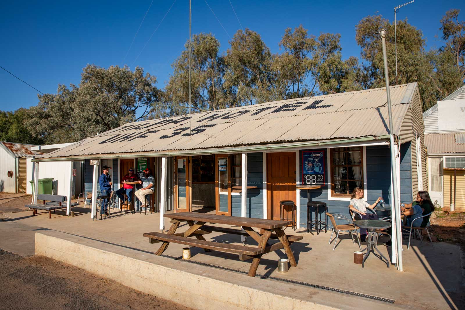 The Pub Route | Tilpa Hotel